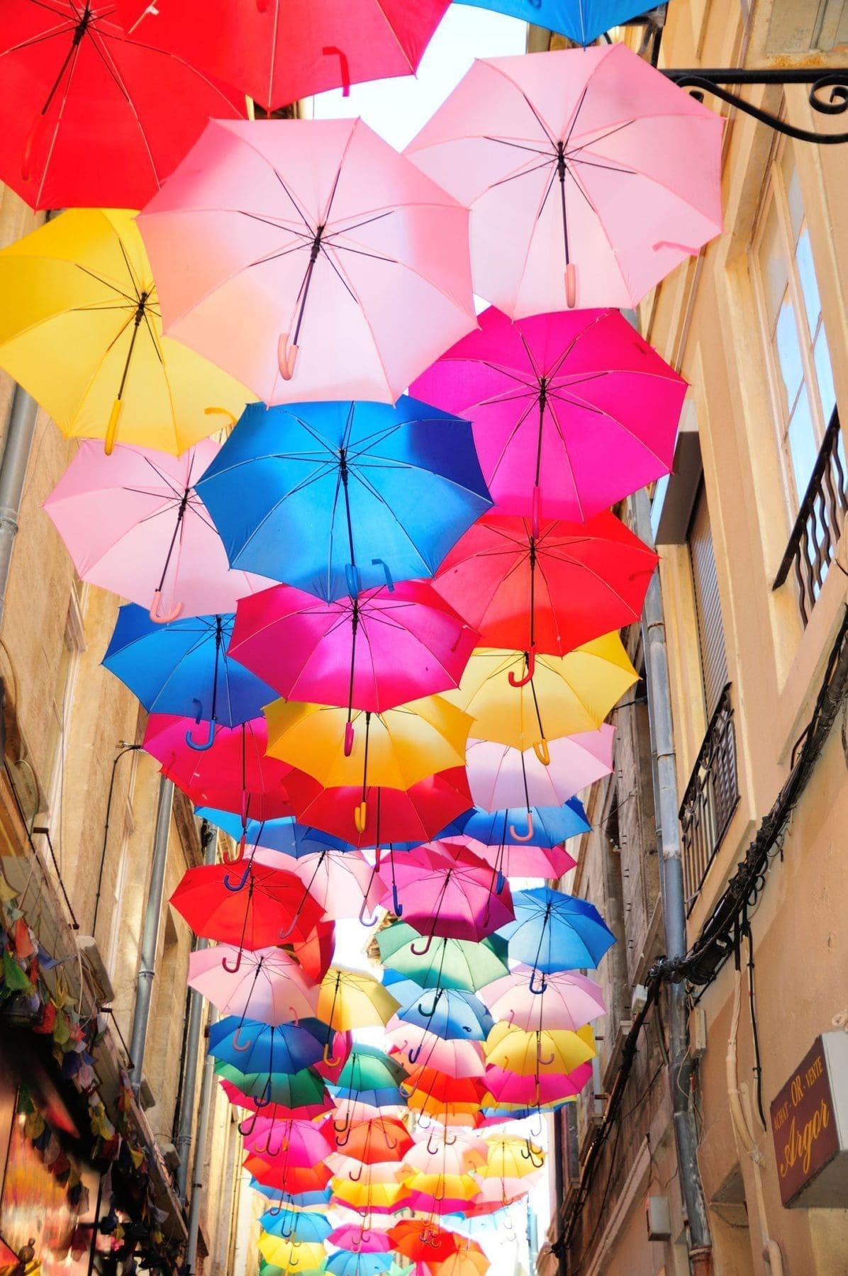 Le Parapluie Travers Le Monde Le Parapluie De Cherbourg Le Parapluie Travers Le Monde Le Parapluie De Cherbourg